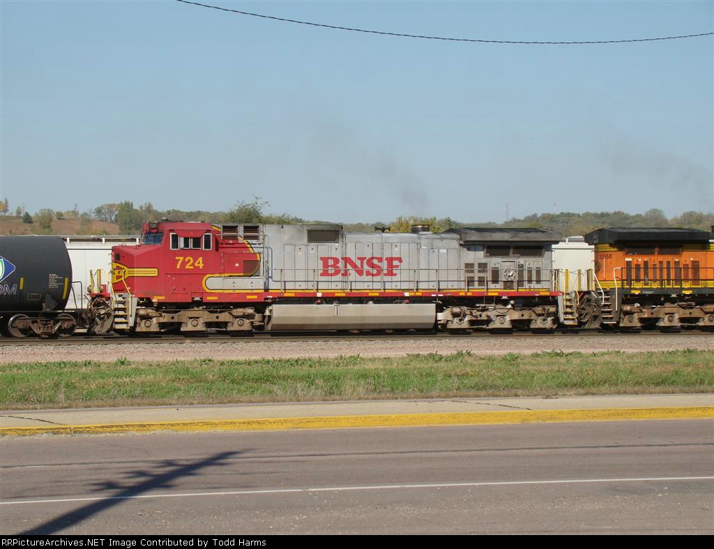 BNSF 724